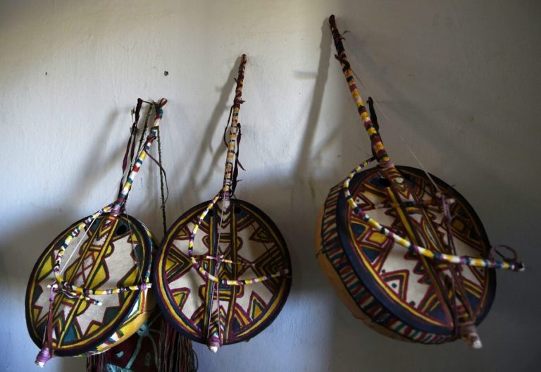 L'Imzad, l'instrument des femmes touareg - Djanet